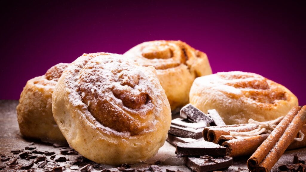 American Foods That Will Make Foreigners Gag and Cringe!