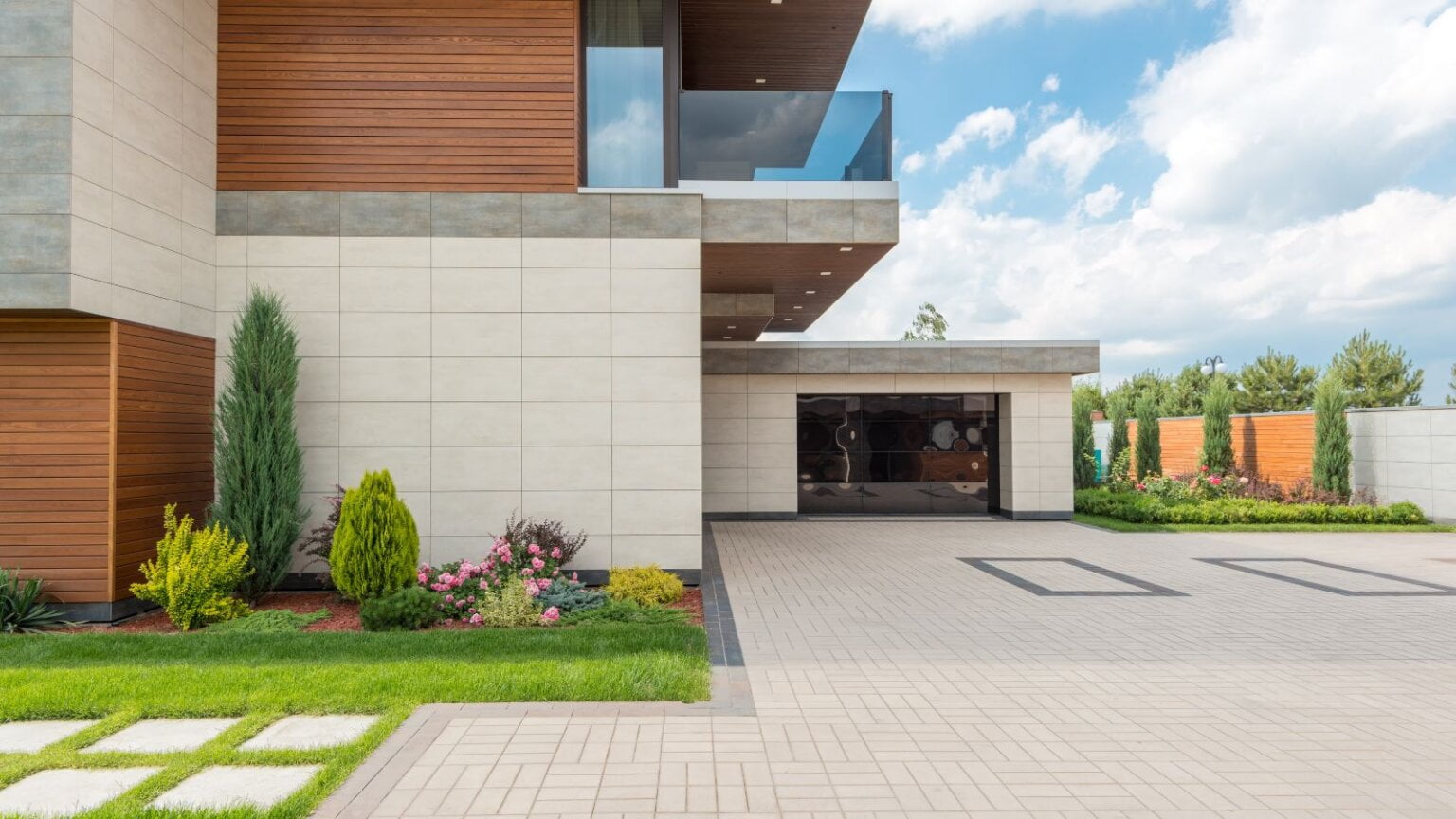 Get Ready to Impress Your Neighbors with These 10 Jaw-Dropping Driveway ...